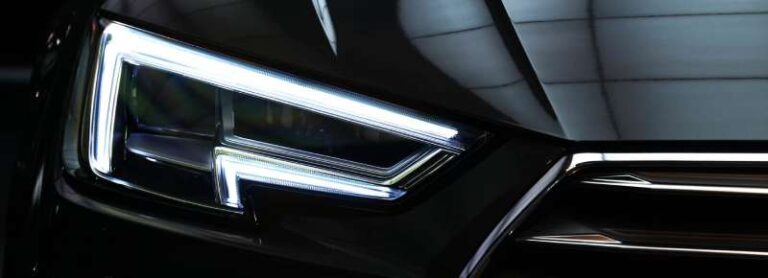 Przepisy dotyczące głośności samochodów. Ile decybeli może mieć auto?